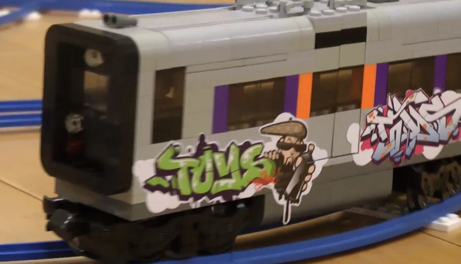 The LEGO Train - toyscrew